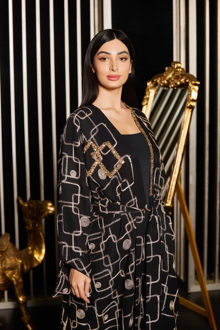 Shadow Rose Abaya - Premium Linen for Light Luxurious Feel